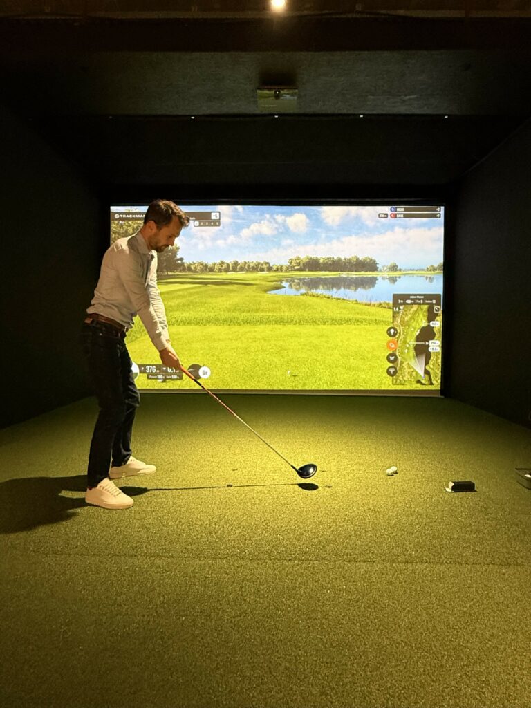 Indoor golf Utrecht | Speel in stijl bij RUFF